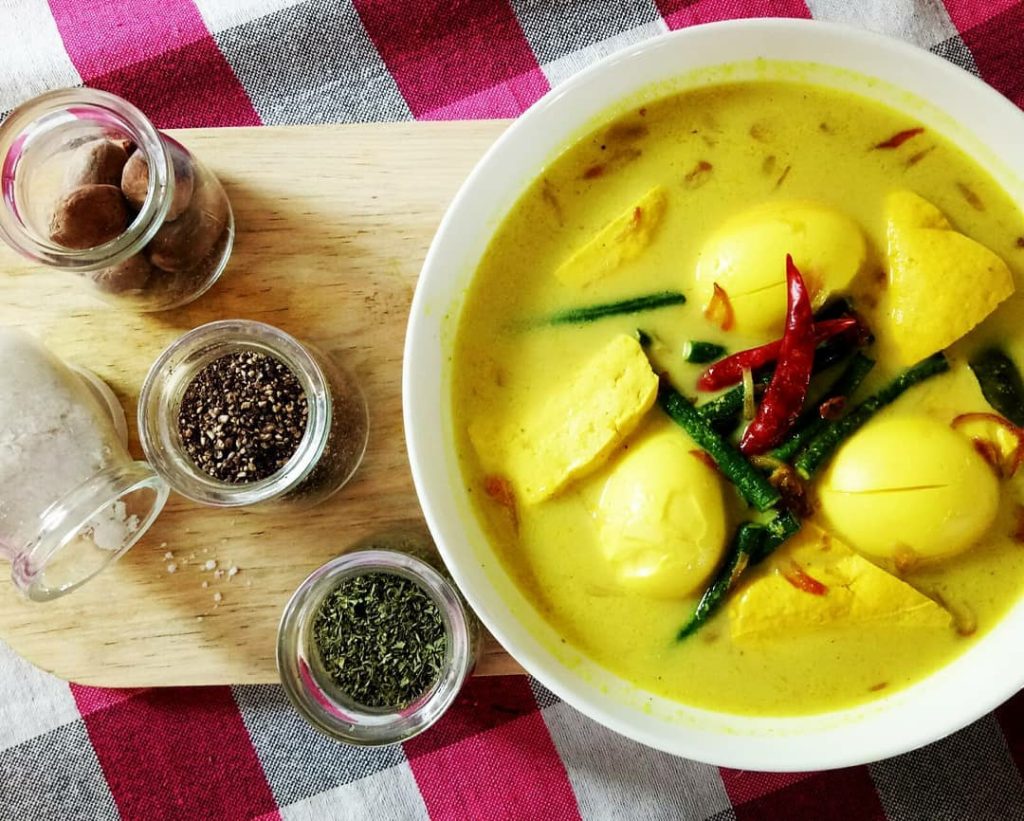 Gulai Telur: Resep, Bumbu Khas, dan Cara Membuatnya : Blessed Beyond Words