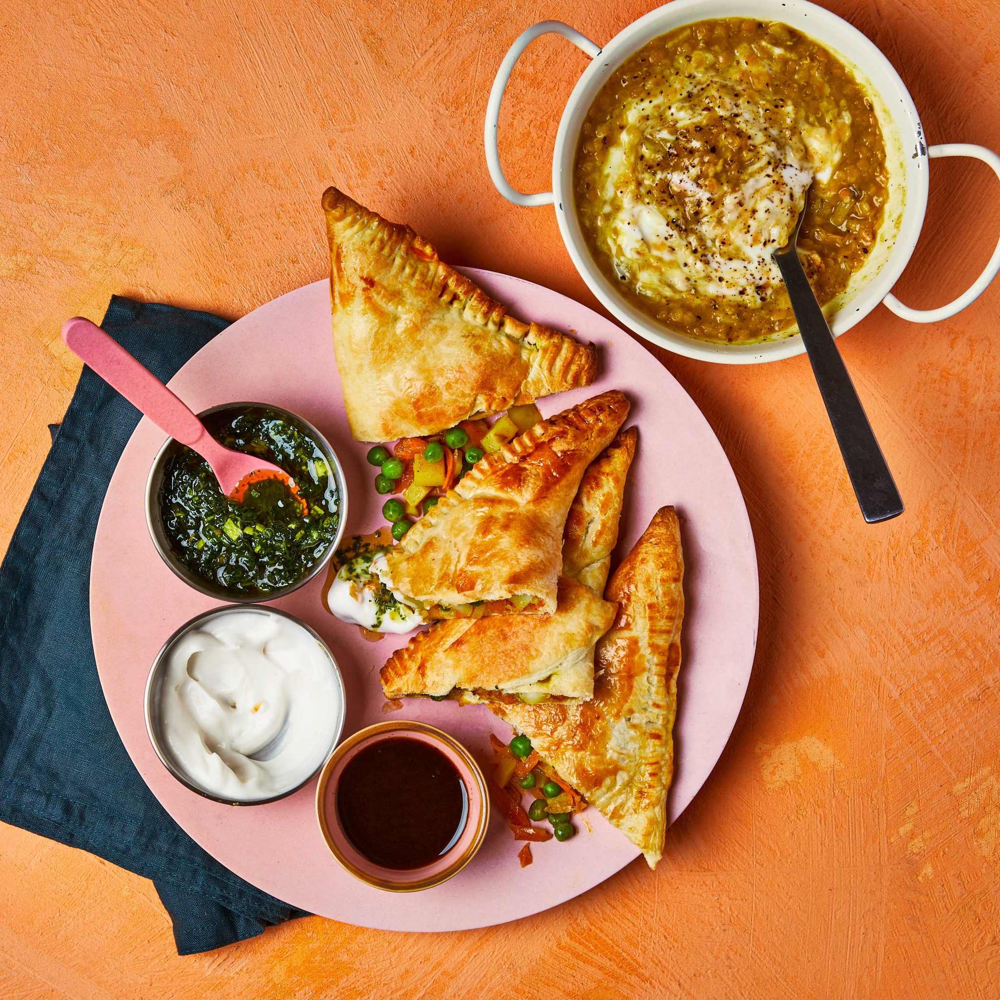 Vegetable Samosa: A Popular Fried Pastry Snack That’ll Ruin Your Diet ...