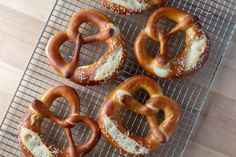 Pretzel Soft: Camilan Klasik yang Berubah Jadi Ikon Kuliner Modern